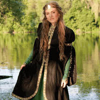 Making the Most of Medieval Dress for Costume Parties and More– Pearson ...
